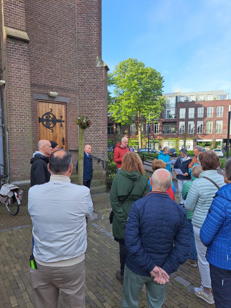 Dauwtrappen/Stiltewandeling 2023 met als thema “Verbinding” - Parochie ...